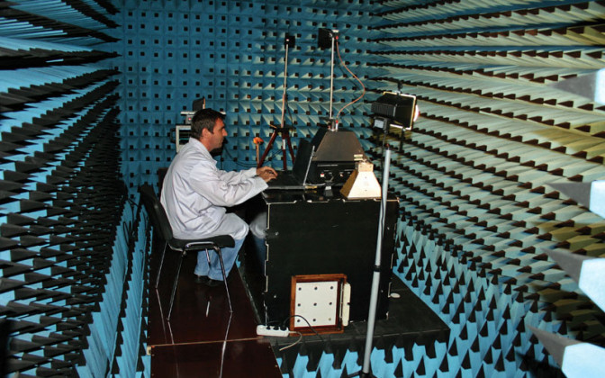 Electromagnetismul și puterea gândului