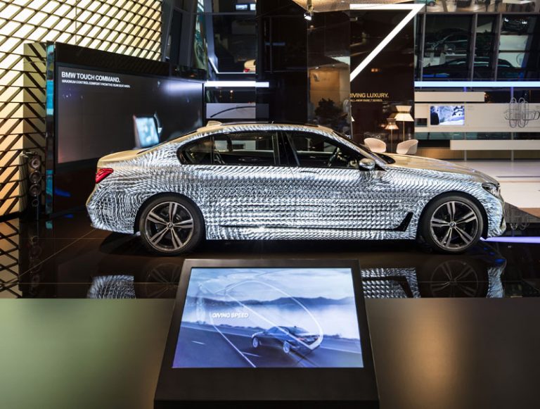 BMW Projection Mapping îți arată ce inovații conține BMW Seria 7