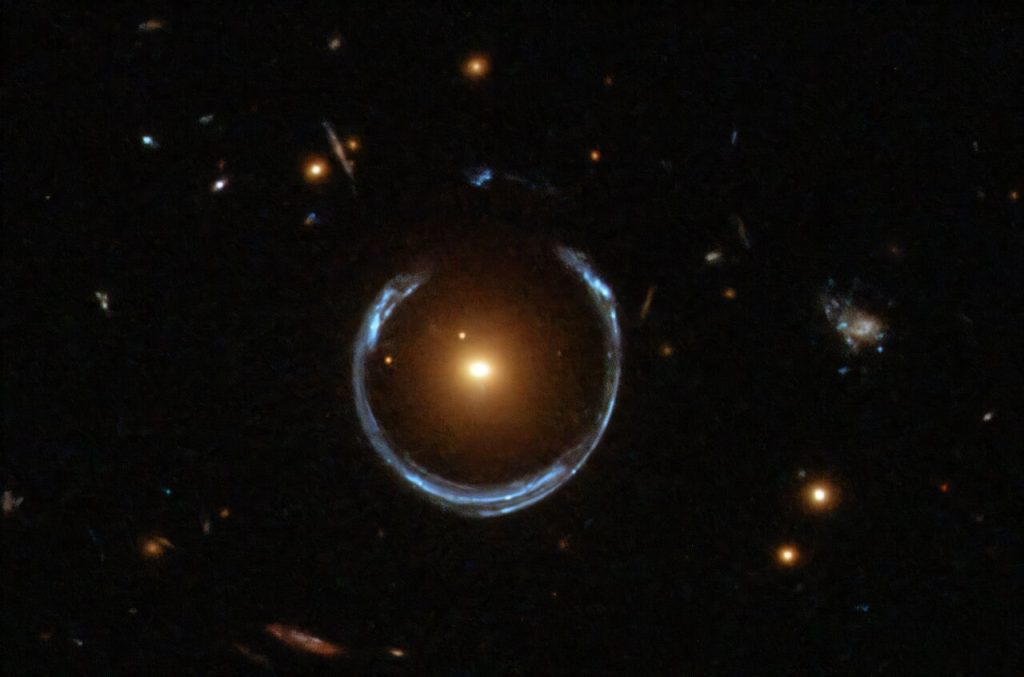 Una dintre cele mai masive găuri negre din Univers se ascunde aici
